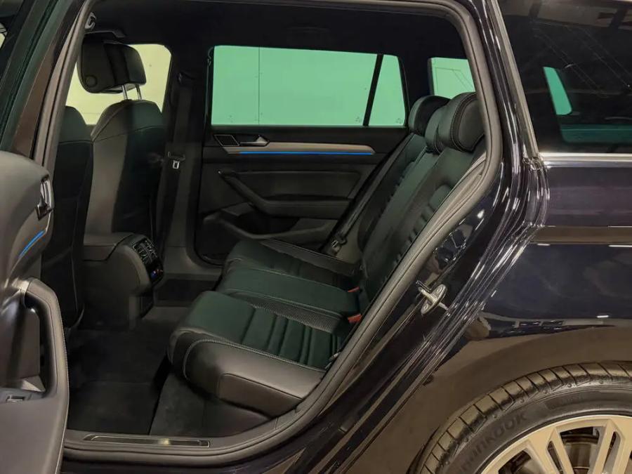 Black Volkswagen Passat B8 2017 in Jurmala, with an engine capacity of 2.00 L and mileage of 231 thousand km for 14750 €, photo 30 on AUTOMOTO.COM.LV
