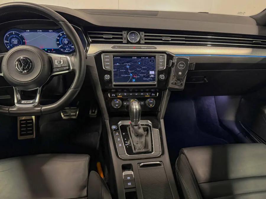 Black Volkswagen Passat B8 2017 in Jurmala, with an engine capacity of 2.00 L and mileage of 231 thousand km for 14750 €, photo 35 on AUTOMOTO.COM.LV