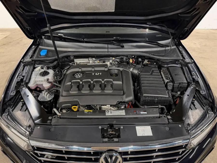 Black Volkswagen Passat B8 2017 in Jurmala, with an engine capacity of 2.00 L and mileage of 231 thousand km for 14750 €, photo 59 on AUTOMOTO.COM.LV