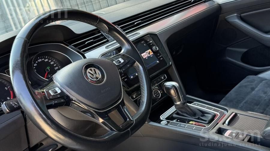 Melns Volkswagen Passat B8 2017 Rīga, ar dzinēja tilpumu 1.60 L un nobraukumu 240 tūkst. km par 8990 €, foto 8 vietnē AUTOMOTO.COM.LV