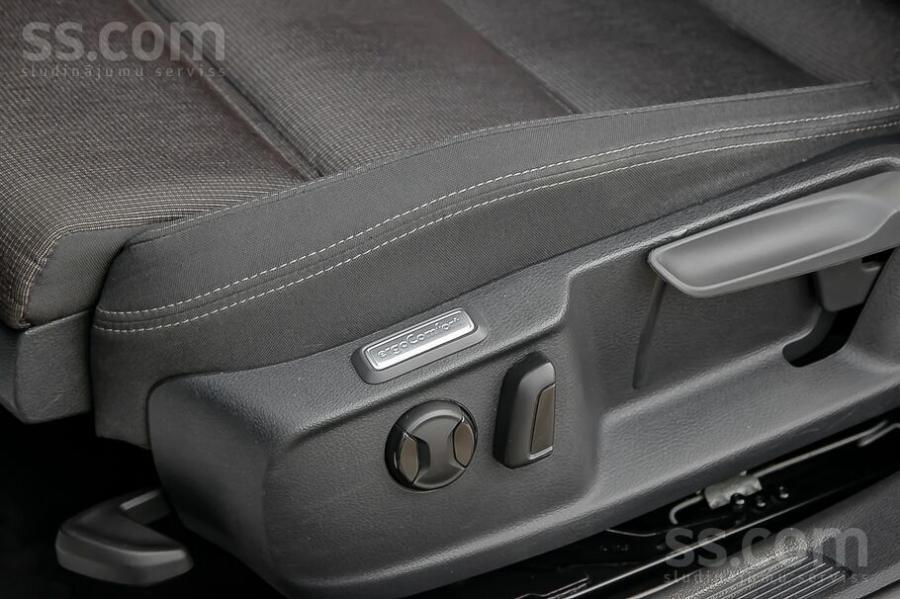 Melns Volkswagen Passat B8 2017 Tukums, ar dzinēja tilpumu 2.00 L un nobraukumu 155 tūkst. km par 10990 €, foto 9 vietnē AUTOMOTO.COM.LV