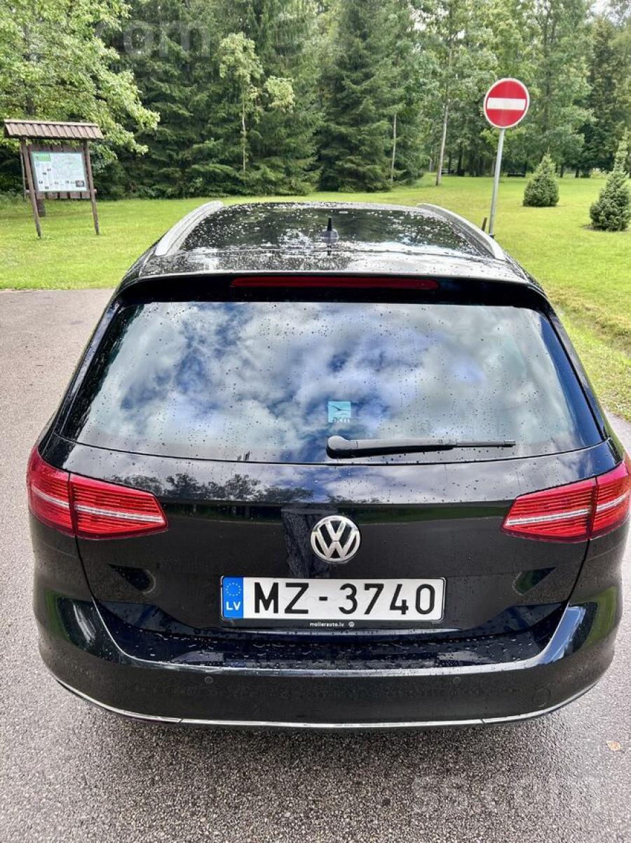 Black Volkswagen Passat B8 2017 in Riga, with an engine capacity of 2.00 L and mileage of 241 thousand km for 11200 €, photo 5 on AUTOMOTO.COM.LV
