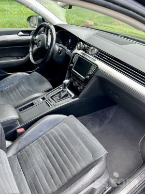 Black Volkswagen Passat B8 2017 in Riga, with an engine capacity of 2.00 L and mileage of 241 thousand km for 11200 €, photo 7 on AUTOMOTO.COM.LV