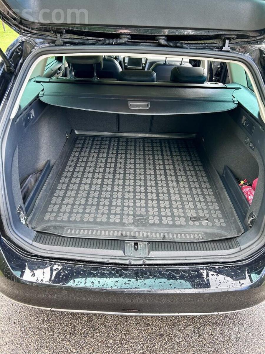 Black Volkswagen Passat B8 2017 in Riga, with an engine capacity of 2.00 L and mileage of 241 thousand km for 11200 €, photo 11 on AUTOMOTO.COM.LV
