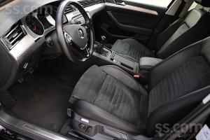 Black Volkswagen Passat B8 2017 in Tukums, with an engine capacity of 2.00 L and mileage of 233 thousand km for 13190 €, photo 9 on AUTOMOTO.COM.LV