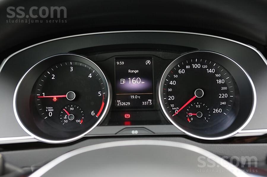 Black Volkswagen Passat B8 2017 in Tukums, with an engine capacity of 2.00 L and mileage of 233 thousand km for 13190 €, photo 16 on AUTOMOTO.COM.LV