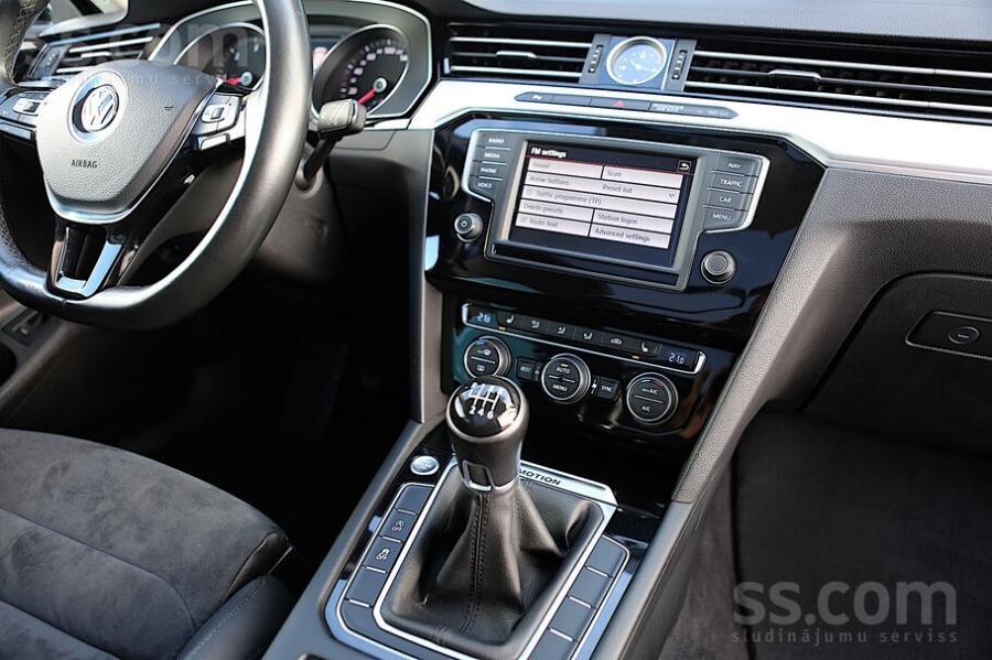 Black Volkswagen Passat B8 2017 in Tukums, with an engine capacity of 2.00 L and mileage of 233 thousand km for 13190 €, photo 17 on AUTOMOTO.COM.LV
