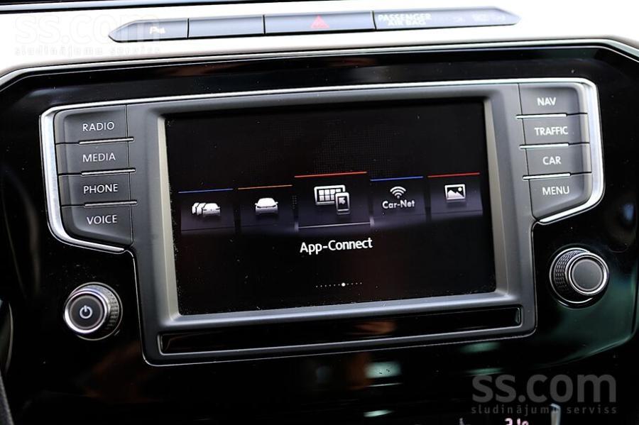 Black Volkswagen Passat B8 2017 in Tukums, with an engine capacity of 2.00 L and mileage of 233 thousand km for 13190 €, photo 20 on AUTOMOTO.COM.LV