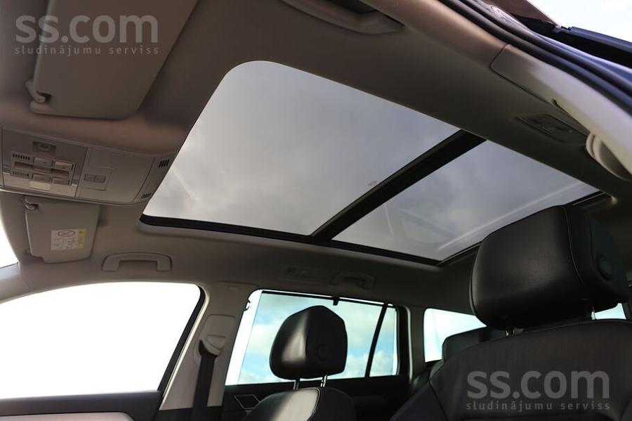Black Volkswagen Passat B8 2017 in Tukums, with an engine capacity of 2.00 L and mileage of 233 thousand km for 13190 €, photo 25 on AUTOMOTO.COM.LV