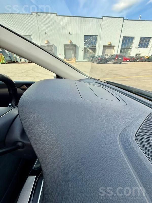 Volkswagen Passat B8 2017 Rīga vietnē Melns Volkswagen Passat B8 2017 Rīga, ar dzinēja tilpumu 2.00 L un nobraukumu 375 tūkst. km par 7600 €, foto 9 vietnē AUTOMOTO.COM.LV