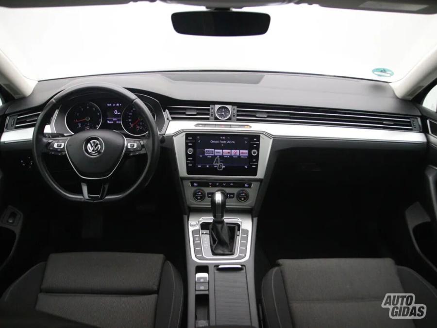 Black Volkswagen Passat B8 2018 in Vilnius, with an engine capacity of 1.40 L and mileage of 192 thousand km for 12199 €, photo 3 on AUTOMOTO.COM.LV