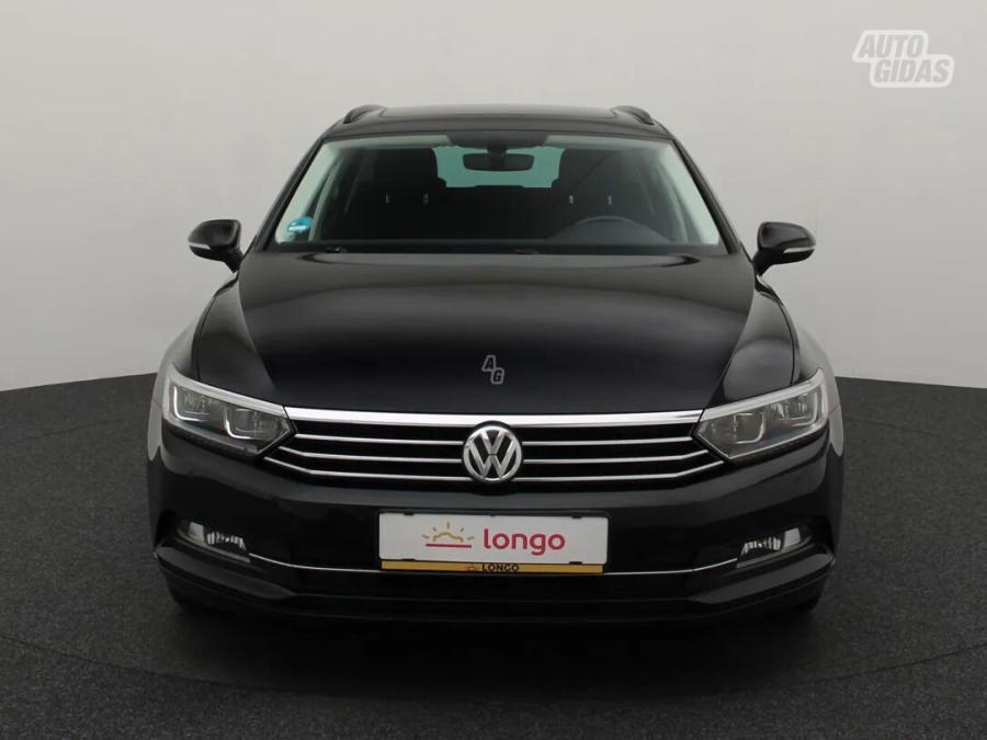 Black Volkswagen Passat B8 2018 in Vilnius, with an engine capacity of 1.40 L and mileage of 192 thousand km for 12199 €, photo 4 on AUTOMOTO.COM.LV