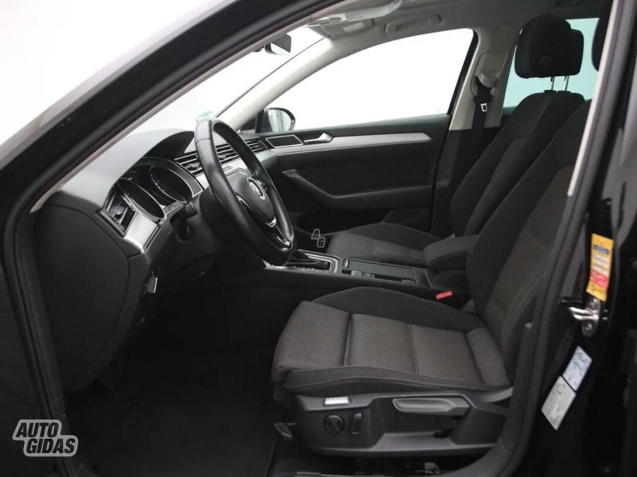 Black Volkswagen Passat B8 2018 in Vilnius, with an engine capacity of 1.40 L and mileage of 192 thousand km for 12199 €, photo 5 on AUTOMOTO.COM.LV