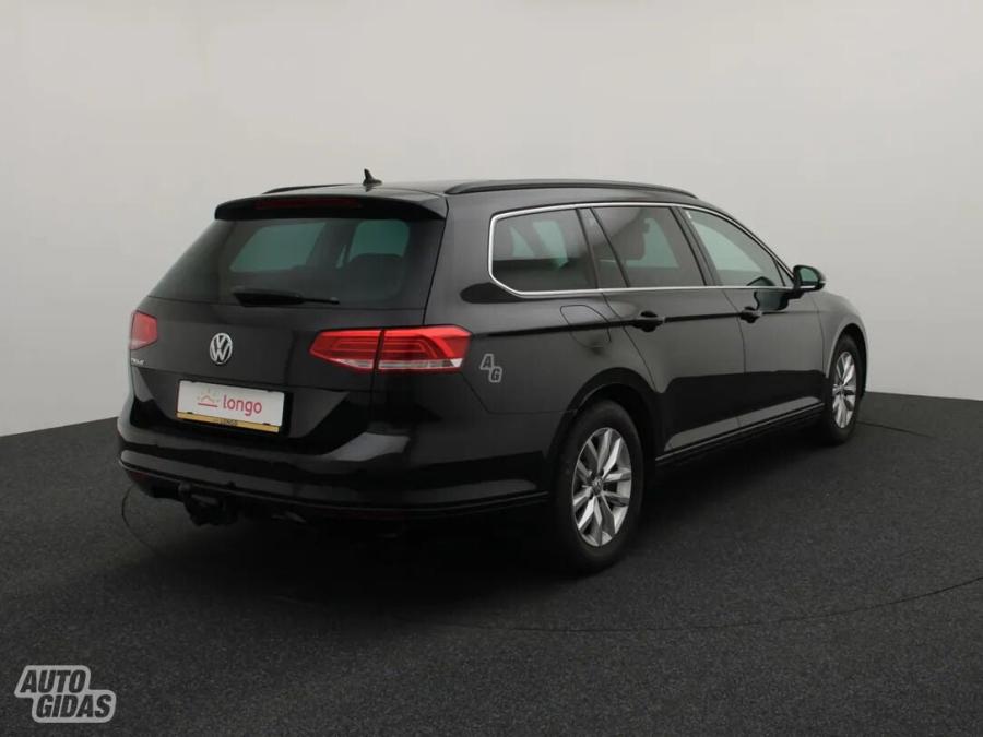 Black Volkswagen Passat B8 2018 in Vilnius, with an engine capacity of 1.40 L and mileage of 192 thousand km for 12199 €, photo 9 on AUTOMOTO.COM.LV
