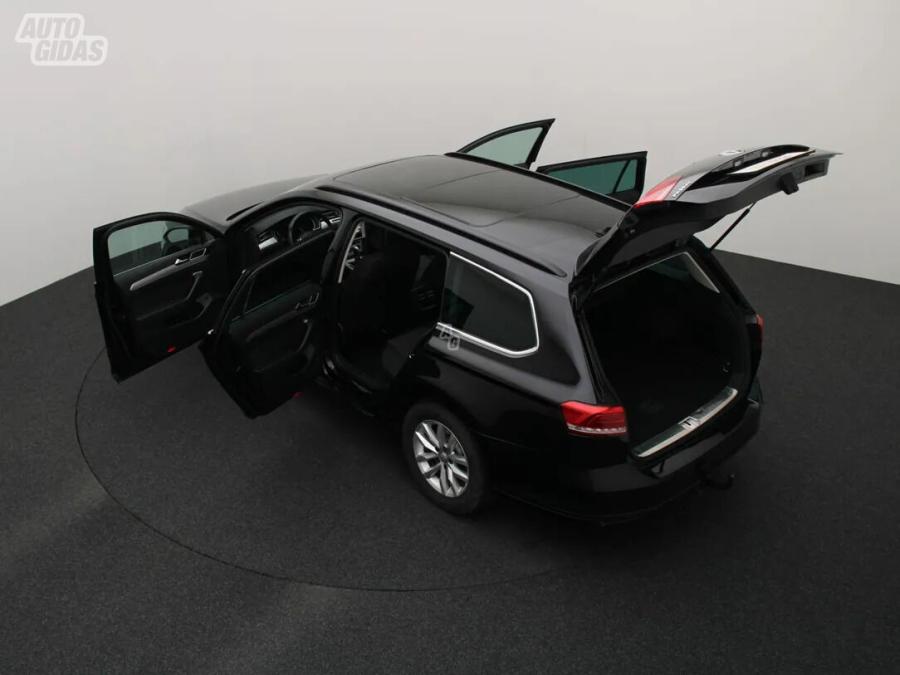 Black Volkswagen Passat B8 2018 in Vilnius, with an engine capacity of 1.40 L and mileage of 192 thousand km for 12199 €, photo 14 on AUTOMOTO.COM.LV