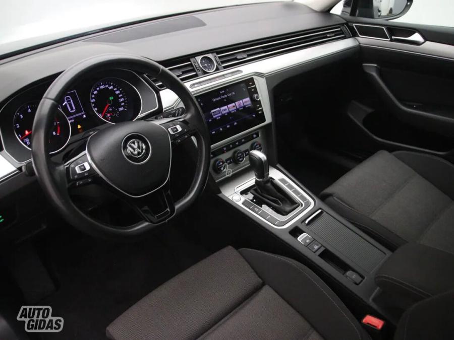 Black Volkswagen Passat B8 2018 in Vilnius, with an engine capacity of 1.40 L and mileage of 192 thousand km for 12199 €, photo 17 on AUTOMOTO.COM.LV