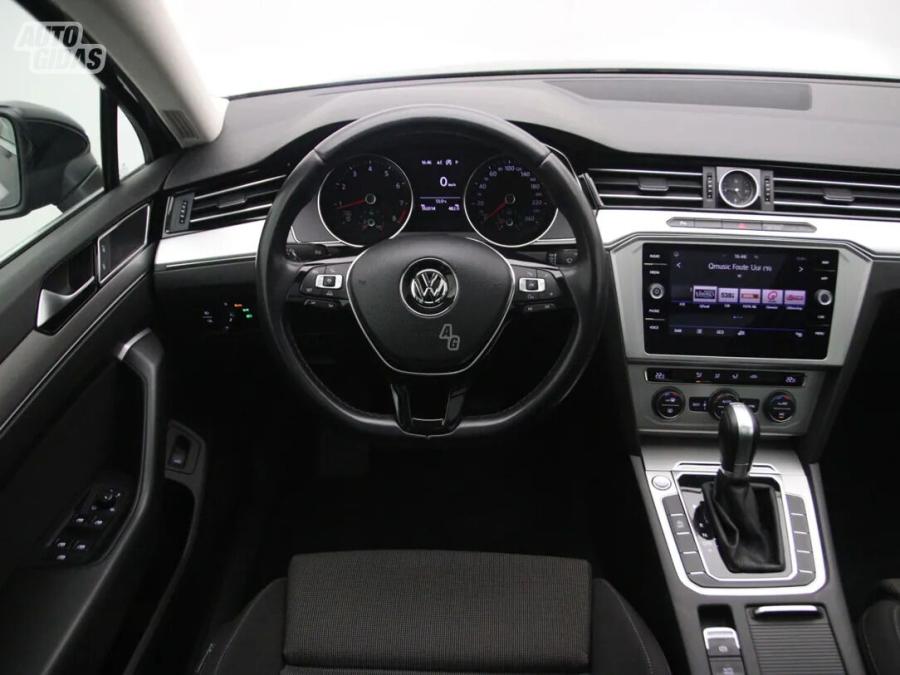 Black Volkswagen Passat B8 2018 in Vilnius, with an engine capacity of 1.40 L and mileage of 192 thousand km for 12199 €, photo 18 on AUTOMOTO.COM.LV