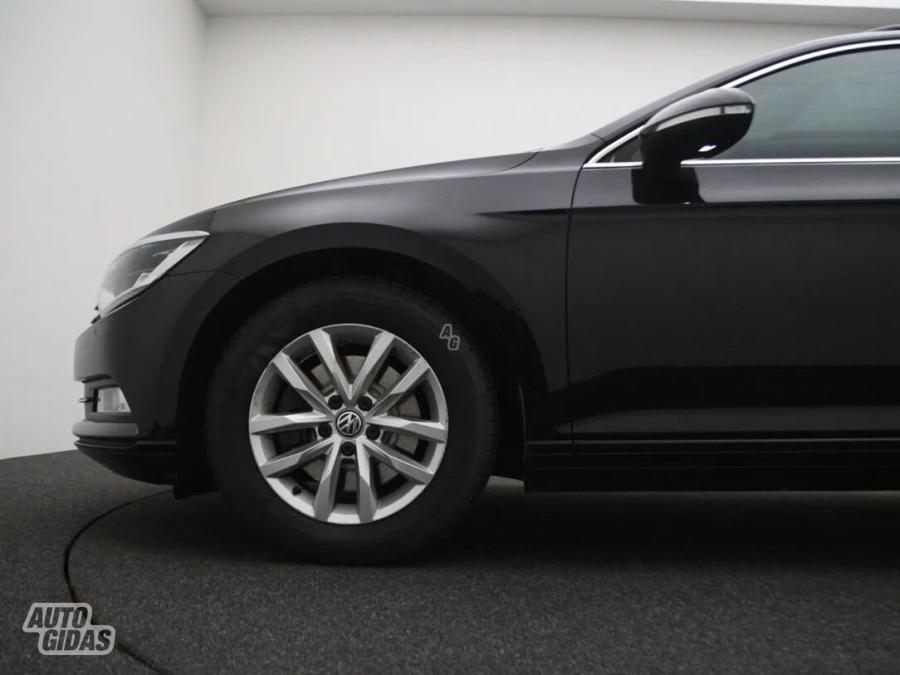 Black Volkswagen Passat B8 2018 in Vilnius, with an engine capacity of 1.40 L and mileage of 192 thousand km for 12199 €, photo 29 on AUTOMOTO.COM.LV