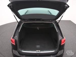 Black Volkswagen Passat B8 2018 in Vilnius, with an engine capacity of 1.40 L and mileage of 192 thousand km for 12199 €, photo 34 on AUTOMOTO.COM.LV