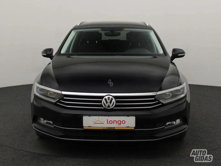 Black Volkswagen Passat B8 2018 in Vilnius, with an engine capacity of 1.60 L and mileage of 131 thousand km for 14999 €, photo 4 on AUTOMOTO.COM.LV