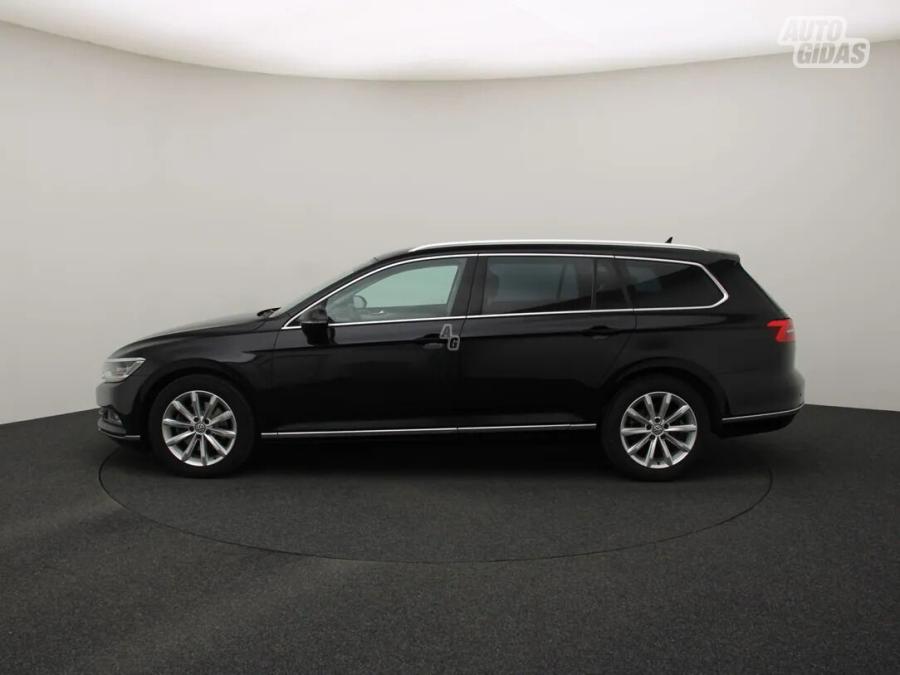 Black Volkswagen Passat B8 2018 in Vilnius, with an engine capacity of 1.60 L and mileage of 131 thousand km for 14999 €, photo 7 on AUTOMOTO.COM.LV