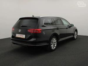 Black Volkswagen Passat B8 2018 in Vilnius, with an engine capacity of 1.60 L and mileage of 131 thousand km for 14999 €, photo 9 on AUTOMOTO.COM.LV