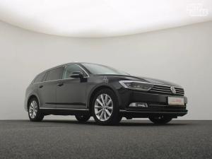 Black Volkswagen Passat B8 2018 in Vilnius, with an engine capacity of 1.60 L and mileage of 131 thousand km for 14999 €, photo 12 on AUTOMOTO.COM.LV