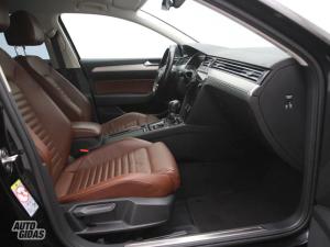 Black Volkswagen Passat B8 2018 in Vilnius, with an engine capacity of 1.60 L and mileage of 131 thousand km for 14999 €, photo 15 on AUTOMOTO.COM.LV