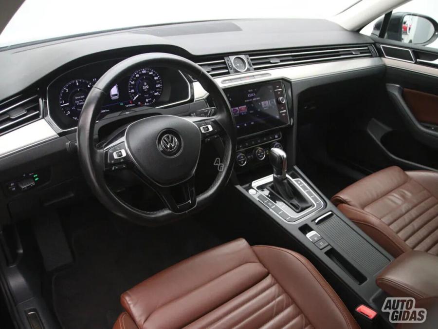 Black Volkswagen Passat B8 2018 in Vilnius, with an engine capacity of 1.60 L and mileage of 131 thousand km for 14999 €, photo 17 on AUTOMOTO.COM.LV