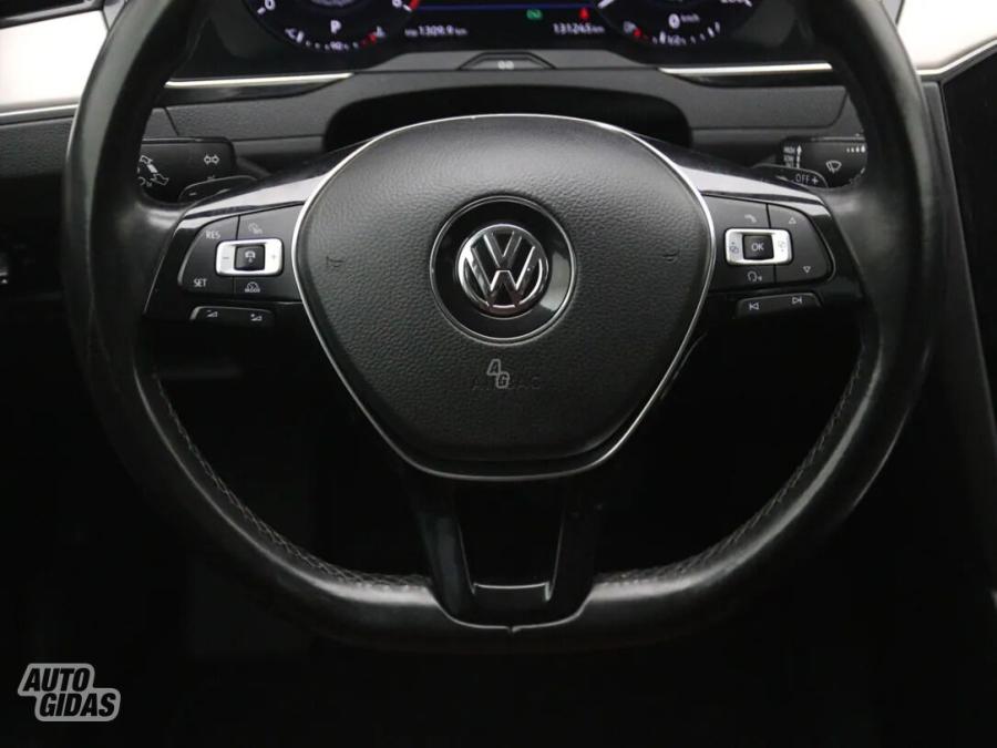 Black Volkswagen Passat B8 2018 in Vilnius, with an engine capacity of 1.60 L and mileage of 131 thousand km for 14999 €, photo 19 on AUTOMOTO.COM.LV