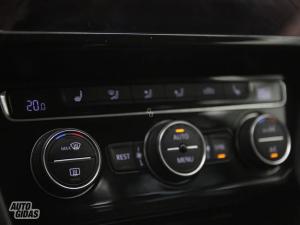 Black Volkswagen Passat B8 2018 in Vilnius, with an engine capacity of 1.60 L and mileage of 131 thousand km for 14999 €, photo 21 on AUTOMOTO.COM.LV