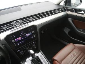 Black Volkswagen Passat B8 2018 in Vilnius, with an engine capacity of 1.60 L and mileage of 131 thousand km for 14999 €, photo 22 on AUTOMOTO.COM.LV