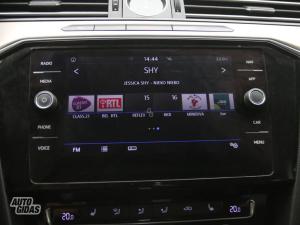 Black Volkswagen Passat B8 2018 in Vilnius, with an engine capacity of 1.60 L and mileage of 131 thousand km for 14999 €, photo 23 on AUTOMOTO.COM.LV