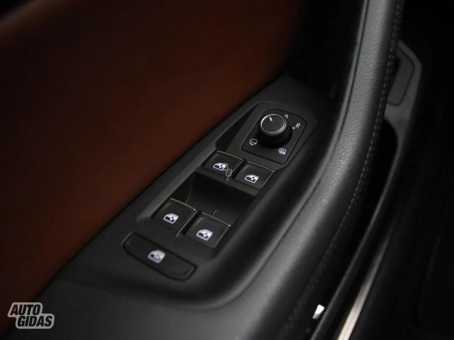 Black Volkswagen Passat B8 2018 in Vilnius, with an engine capacity of 1.60 L and mileage of 131 thousand km for 14999 €, photo 27 on AUTOMOTO.COM.LV
