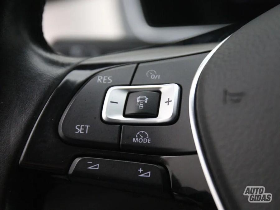 Black Volkswagen Passat B8 2018 in Vilnius, with an engine capacity of 1.60 L and mileage of 131 thousand km for 14999 €, photo 34 on AUTOMOTO.COM.LV