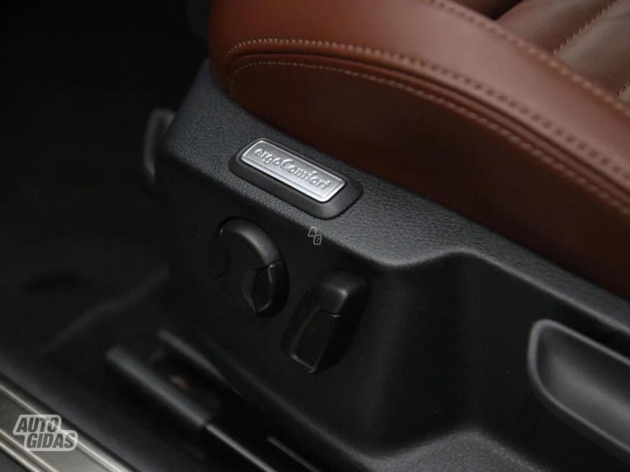 Black Volkswagen Passat B8 2018 in Vilnius, with an engine capacity of 1.60 L and mileage of 131 thousand km for 14999 €, photo 35 on AUTOMOTO.COM.LV