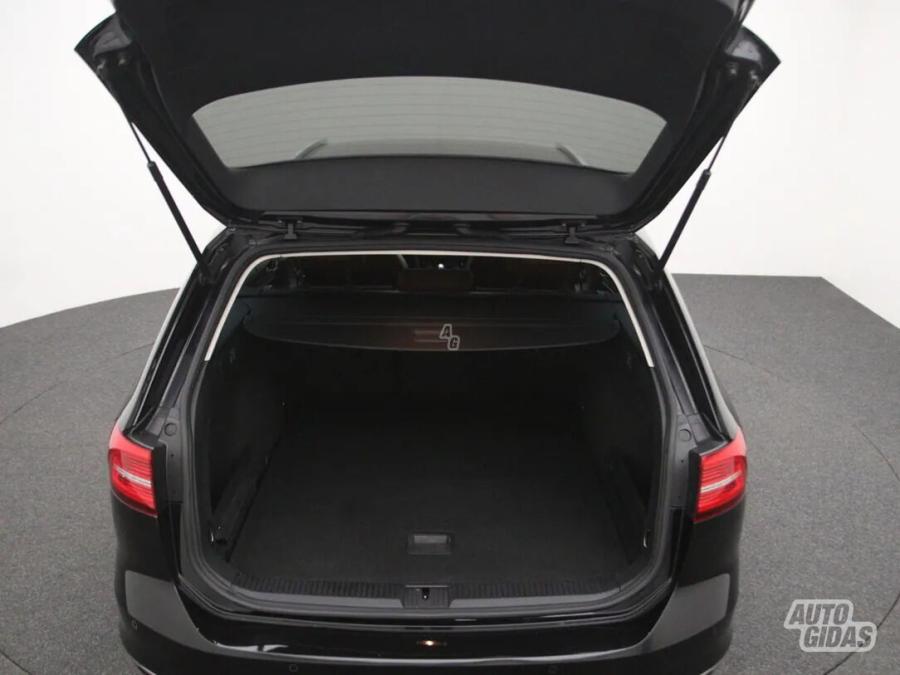 Black Volkswagen Passat B8 2018 in Vilnius, with an engine capacity of 1.60 L and mileage of 131 thousand km for 14999 €, photo 36 on AUTOMOTO.COM.LV