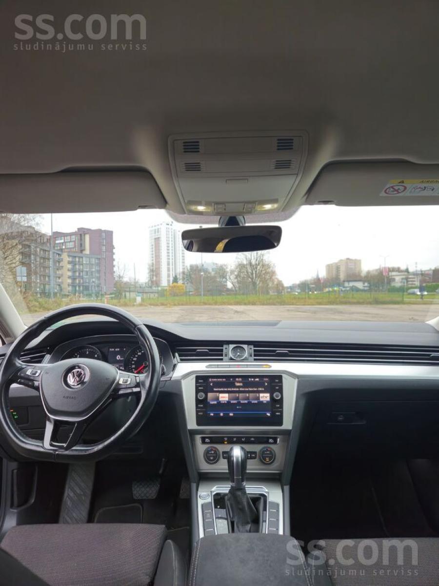 Black Volkswagen Passat B8 2018 in Riga, with an engine capacity of 1.60 L and mileage of 185 thousand km for 11555 €, photo 9 on AUTOMOTO.COM.LV