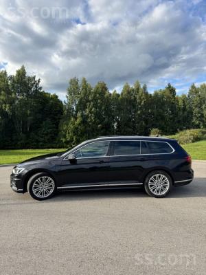 Black Volkswagen Passat B8 2018 in Cesis, with an engine capacity of 1.60 L and mileage of 221 thousand km for 12850 €, photo 4 on AUTOMOTO.COM.LV