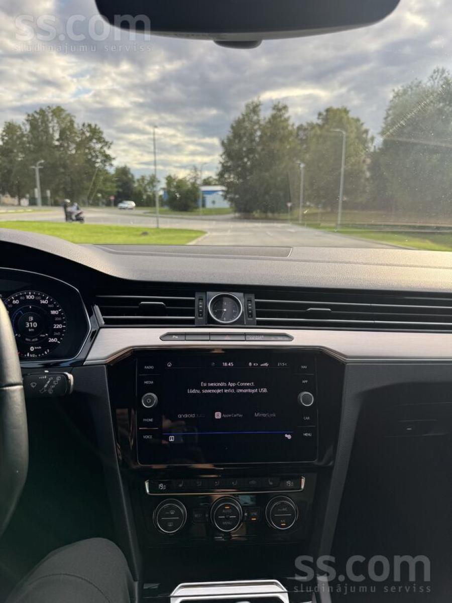 Black Volkswagen Passat B8 2018 in Cesis, with an engine capacity of 1.60 L and mileage of 221 thousand km for 12850 €, photo 13 on AUTOMOTO.COM.LV