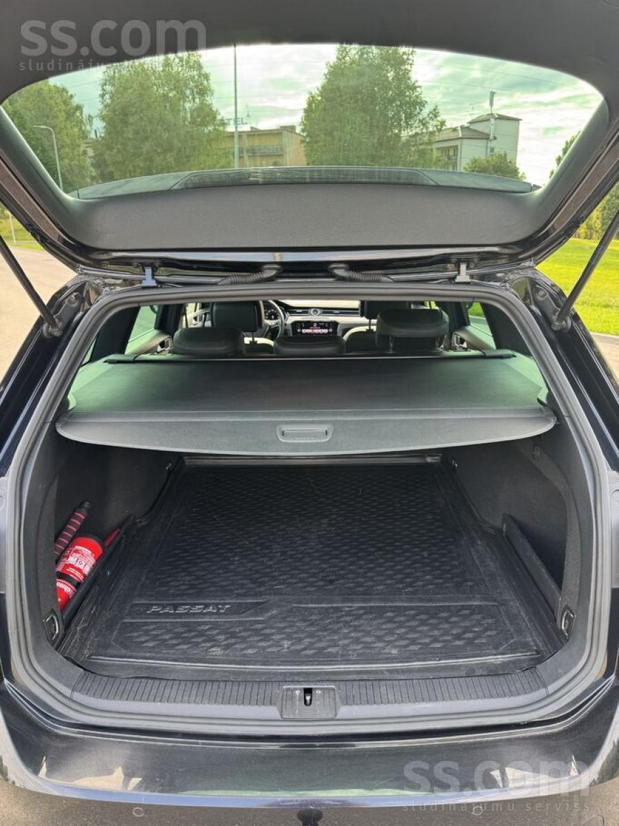 Black Volkswagen Passat B8 2018 in Cesis, with an engine capacity of 1.60 L and mileage of 221 thousand km for 12850 €, photo 16 on AUTOMOTO.COM.LV