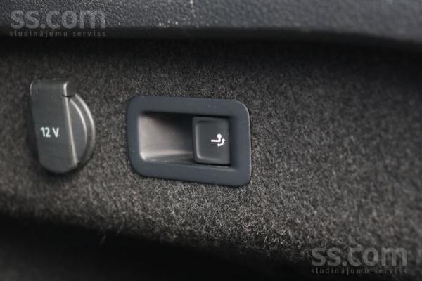 Black Volkswagen Passat B8 2018 in Kuldiga, with an engine capacity of 2.00 L and mileage of 175 thousand km for 13000 €, photo 10 on AUTOMOTO.COM.LV