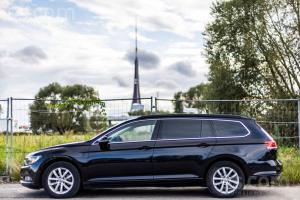 Black Volkswagen Passat B8 2018 in Riga, with an engine capacity of 2.00 L and mileage of 328 thousand km for 8590 €, photo 5 on AUTOMOTO.COM.LV