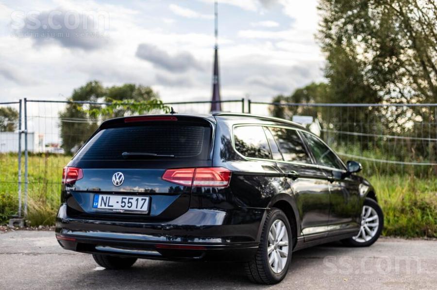 Black Volkswagen Passat B8 2018 in Riga, with an engine capacity of 2.00 L and mileage of 328 thousand km for 8590 €, photo 7 on AUTOMOTO.COM.LV