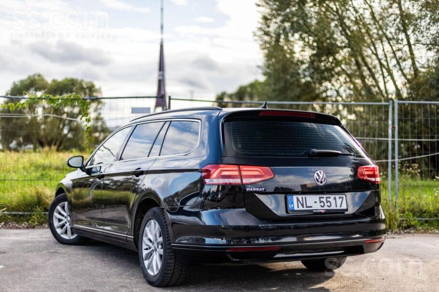 Black Volkswagen Passat B8 2018 in Riga, with an engine capacity of 2.00 L and mileage of 328 thousand km for 8590 €, photo 8 on AUTOMOTO.COM.LV