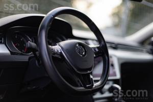 Black Volkswagen Passat B8 2018 in Riga, with an engine capacity of 2.00 L and mileage of 328 thousand km for 8590 €, photo 15 on AUTOMOTO.COM.LV