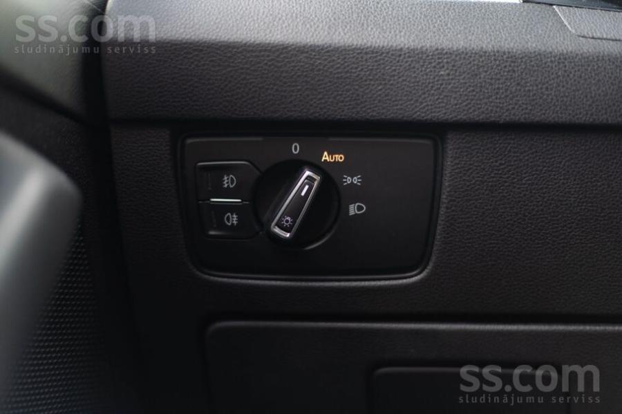 Black Volkswagen Passat B8 2018 in Riga, with an engine capacity of 2.00 L and mileage of 328 thousand km for 8590 €, photo 17 on AUTOMOTO.COM.LV