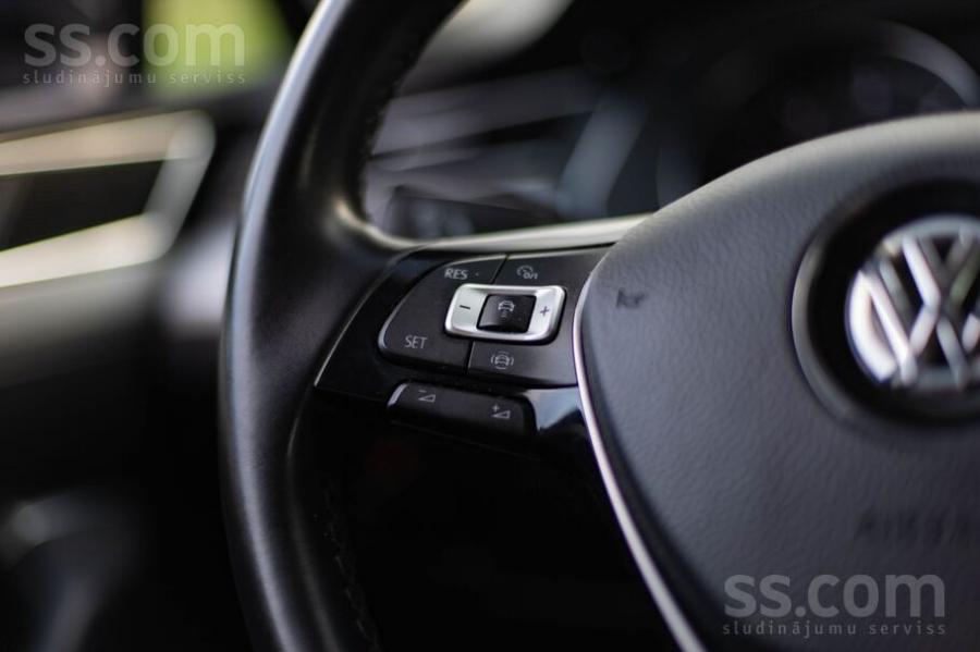 Black Volkswagen Passat B8 2018 in Riga, with an engine capacity of 2.00 L and mileage of 328 thousand km for 8590 €, photo 18 on AUTOMOTO.COM.LV