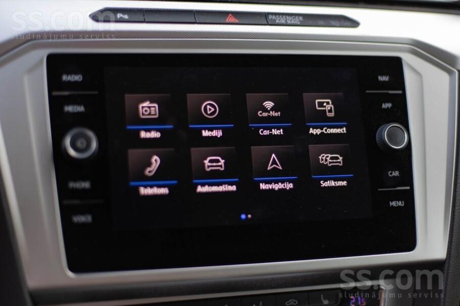Black Volkswagen Passat B8 2018 in Riga, with an engine capacity of 2.00 L and mileage of 328 thousand km for 8590 €, photo 24 on AUTOMOTO.COM.LV