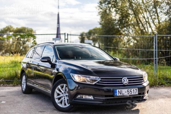 Black Volkswagen Passat B8 2018 in Riga, with an engine capacity of 2.00 L and mileage of 328 thousand km for 8590 €, photo 3 on AUTOMOTO.COM.LV